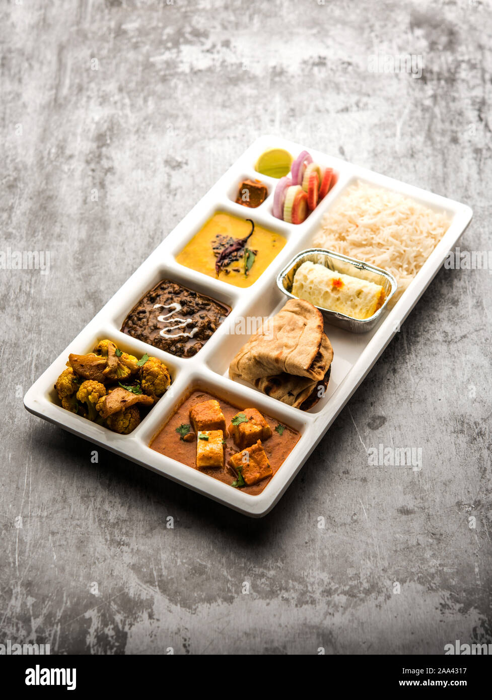 Bengal food platter hi-res stock photography and images - Alamy