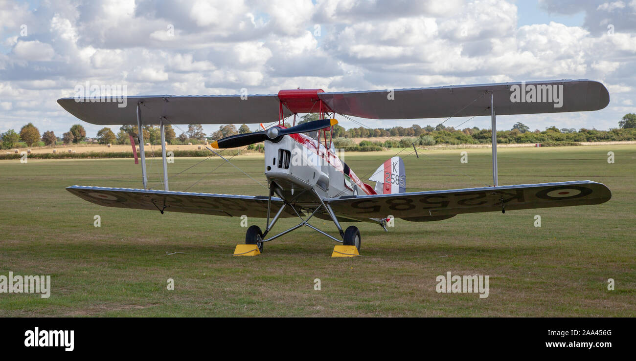 De havilland dh82a tiger moth biplane hi-res stock photography and images - Alamy