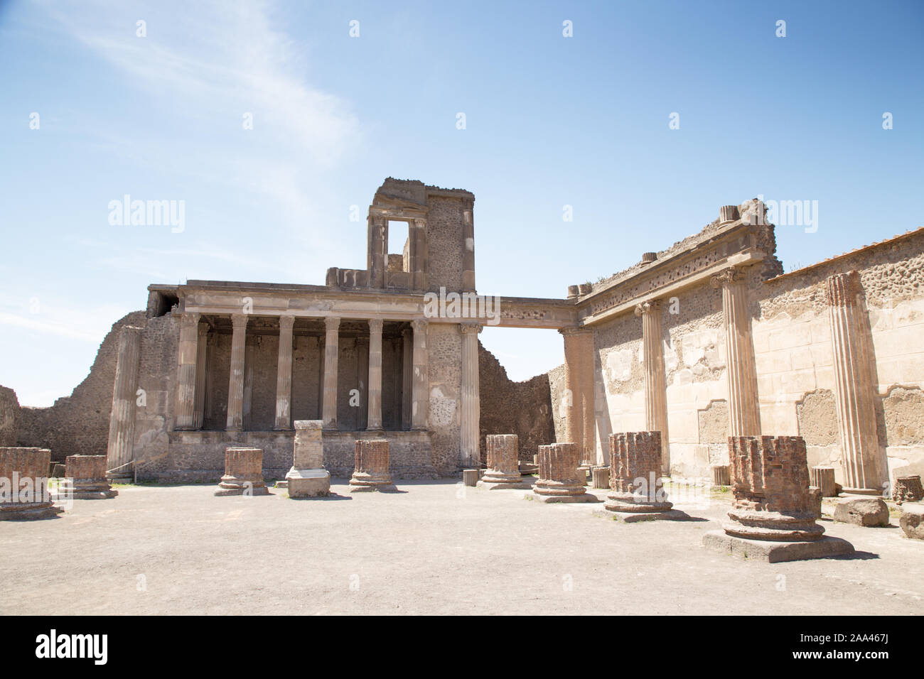 the lost city of pompeii a ancient Roman city buried under volcanic ash ...
