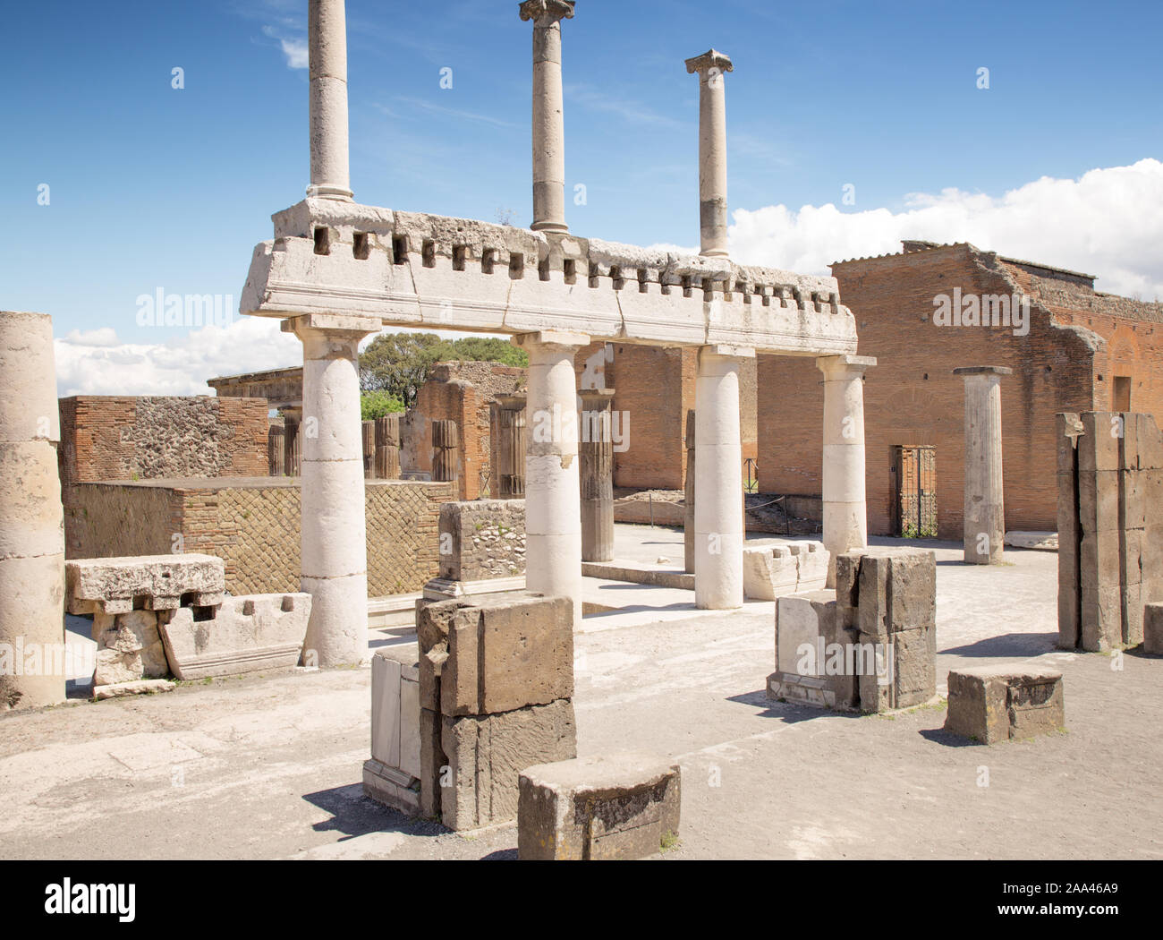 the lost city of pompeii a ancient Roman city buried under volcanic ash ...