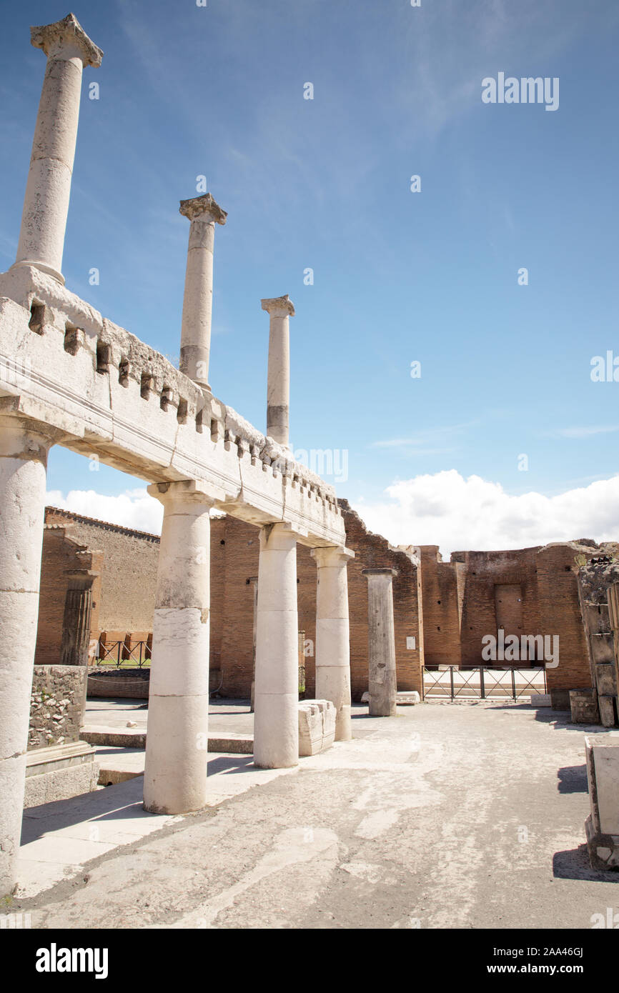 the lost city of pompeii a ancient Roman city buried under volcanic ash ...