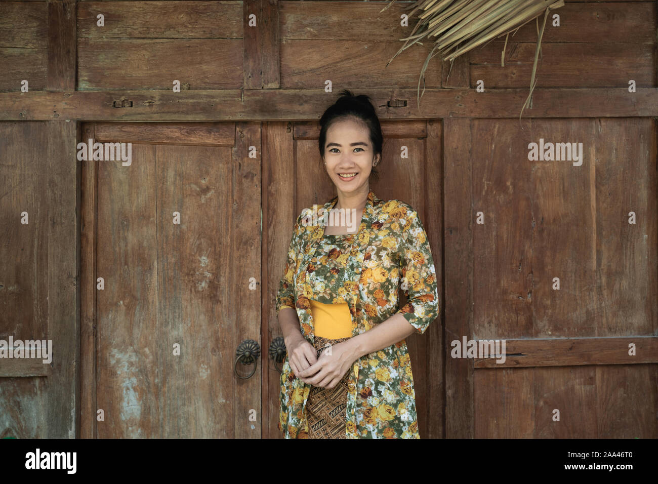 Asian woman wearing traditional dress of javanese Stock Photo - Alamy