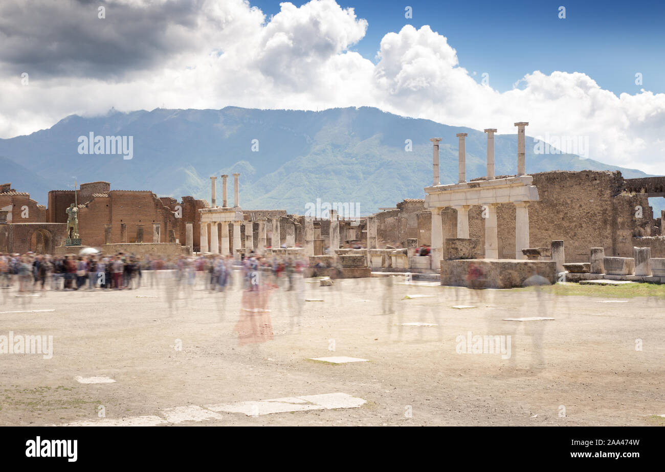 the lost city of pompeii a ancient Roman city buried under volcanic ash ...