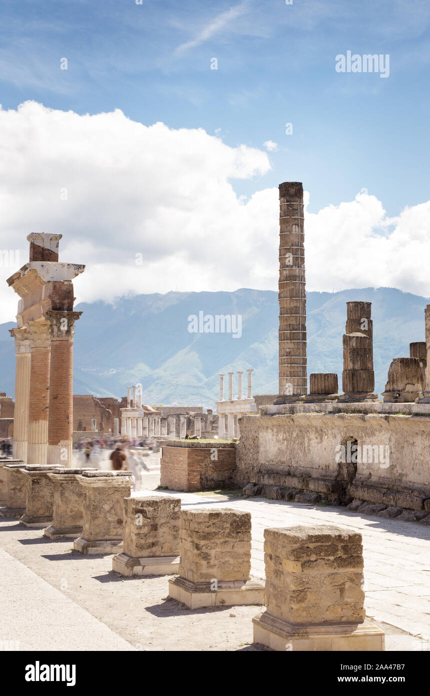 the lost city of pompeii a ancient Roman city buried under volcanic ash ...