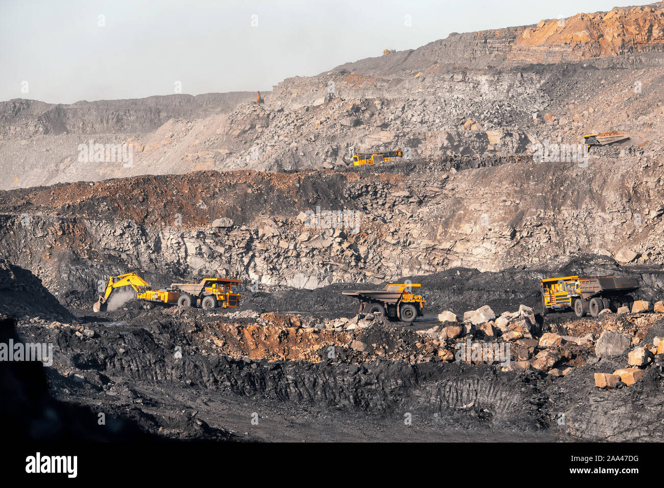 Yellow truck on big factory hi-res stock photography and images - Alamy