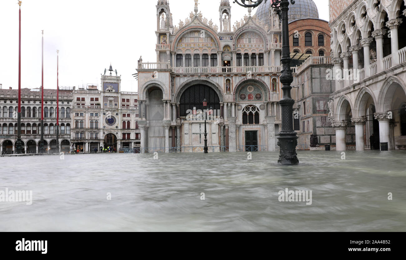 Basilica of saint Mark In Venice during the record flood in winter ...
