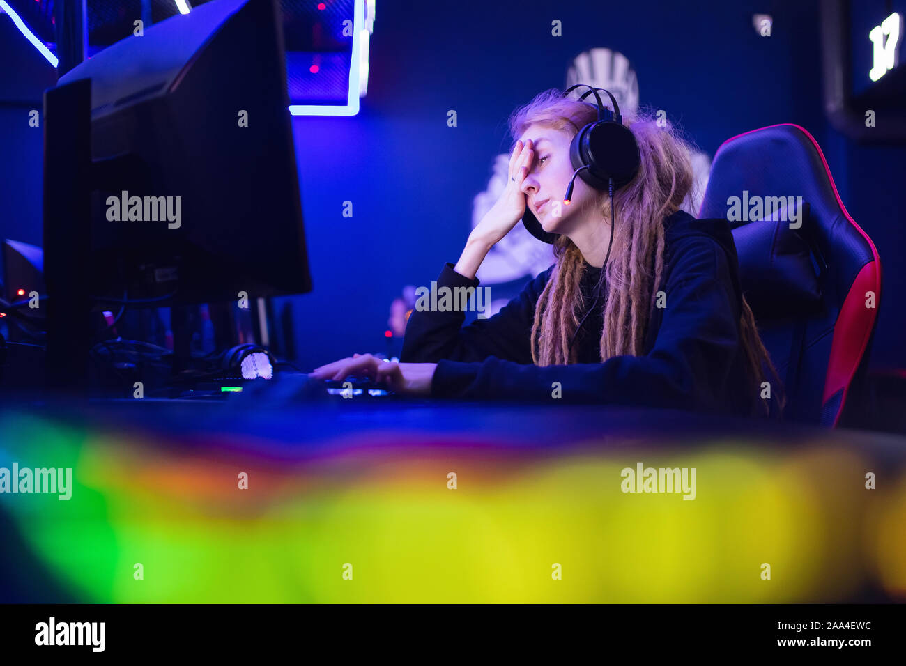 Streamer beautiful girl regrets losing professional gamer loser playing ...