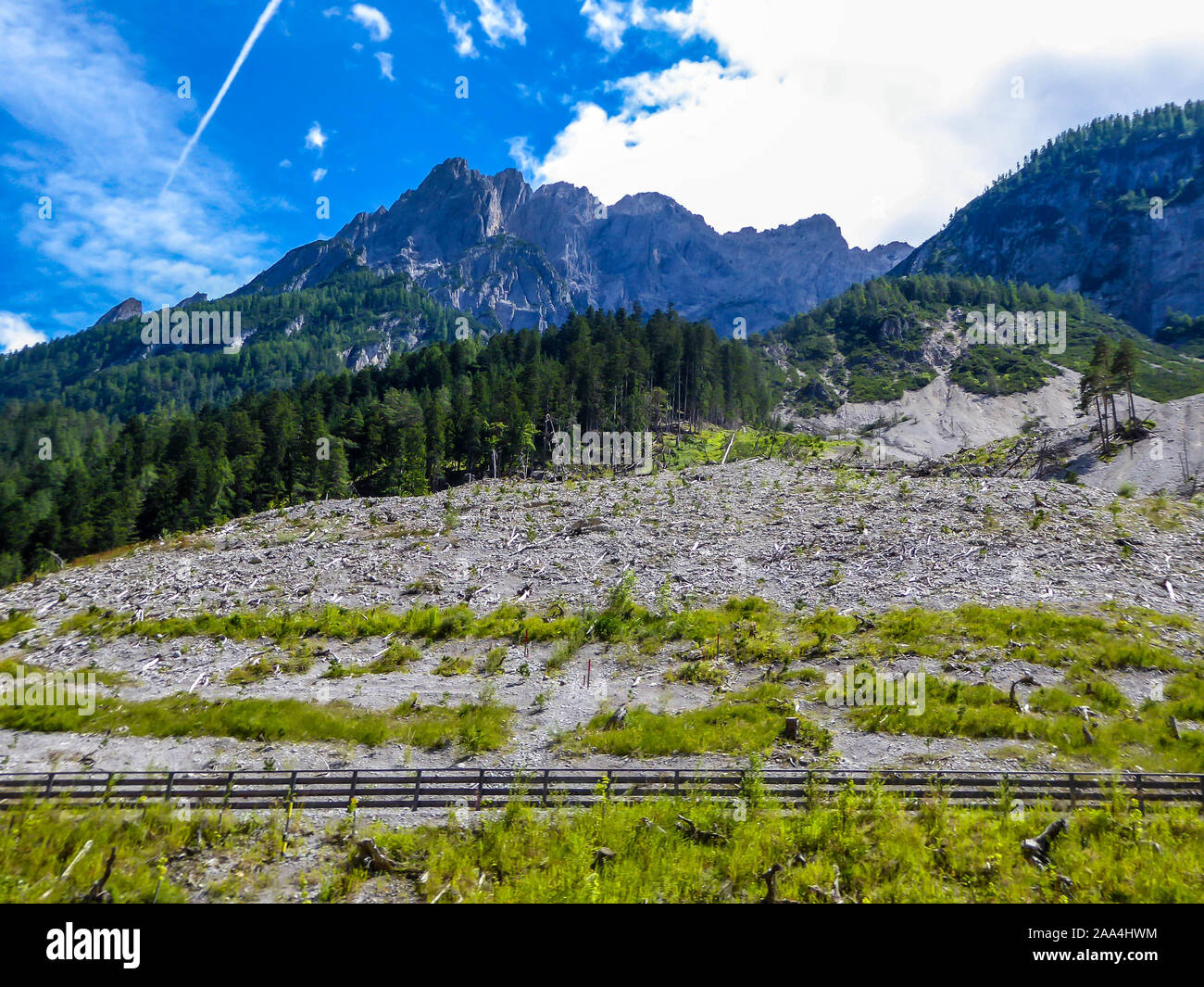 Fence bushes mountain hi-res stock photography and images - Alamy