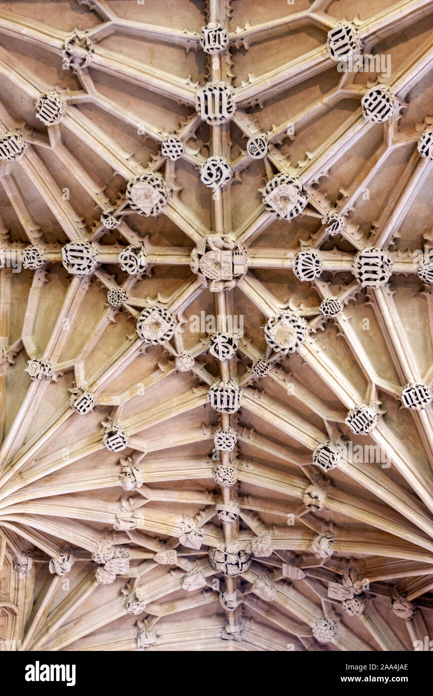 Medieval room oxford hi-res stock photography and images - Alamy