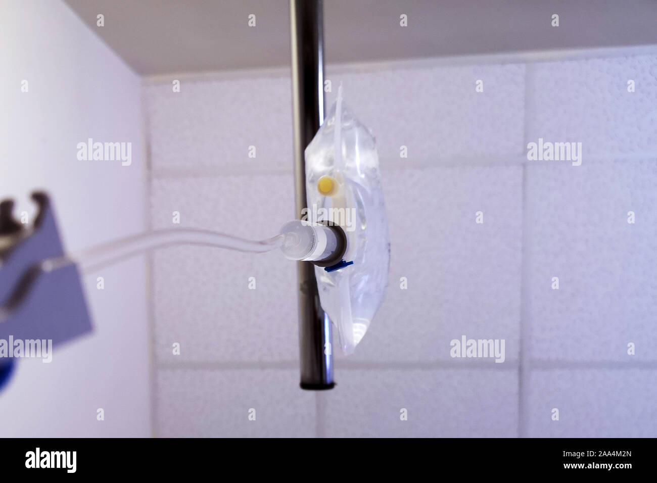 Medical drip bag hi-res stock photography and images - Alamy