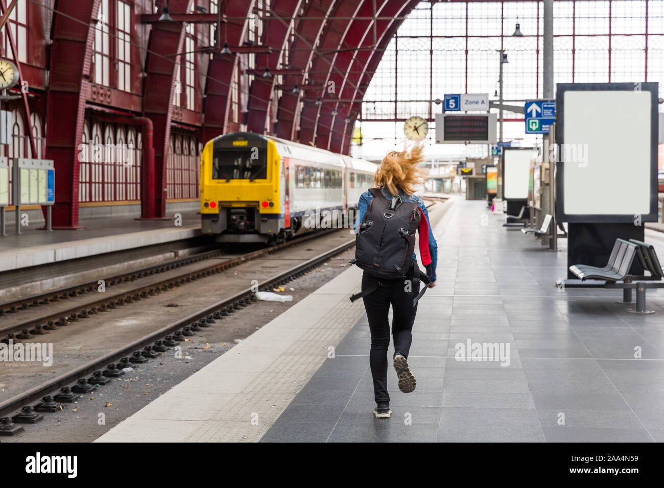 Backpack girl rail station hi-res stock photography and images - Alamy