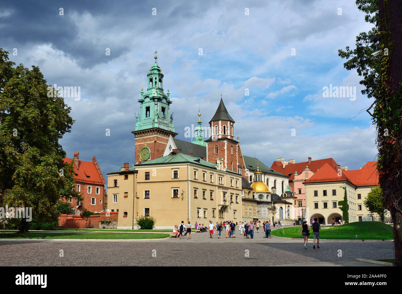 Krakow castle architecture hi-res stock photography and images - Alamy