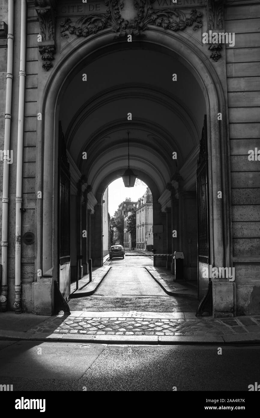 Black and white photo of old arch, Paris, France Stock Photo - Alamy