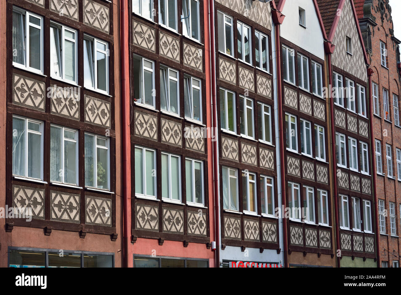 Traditional polish houses hi-res stock photography and images - Alamy