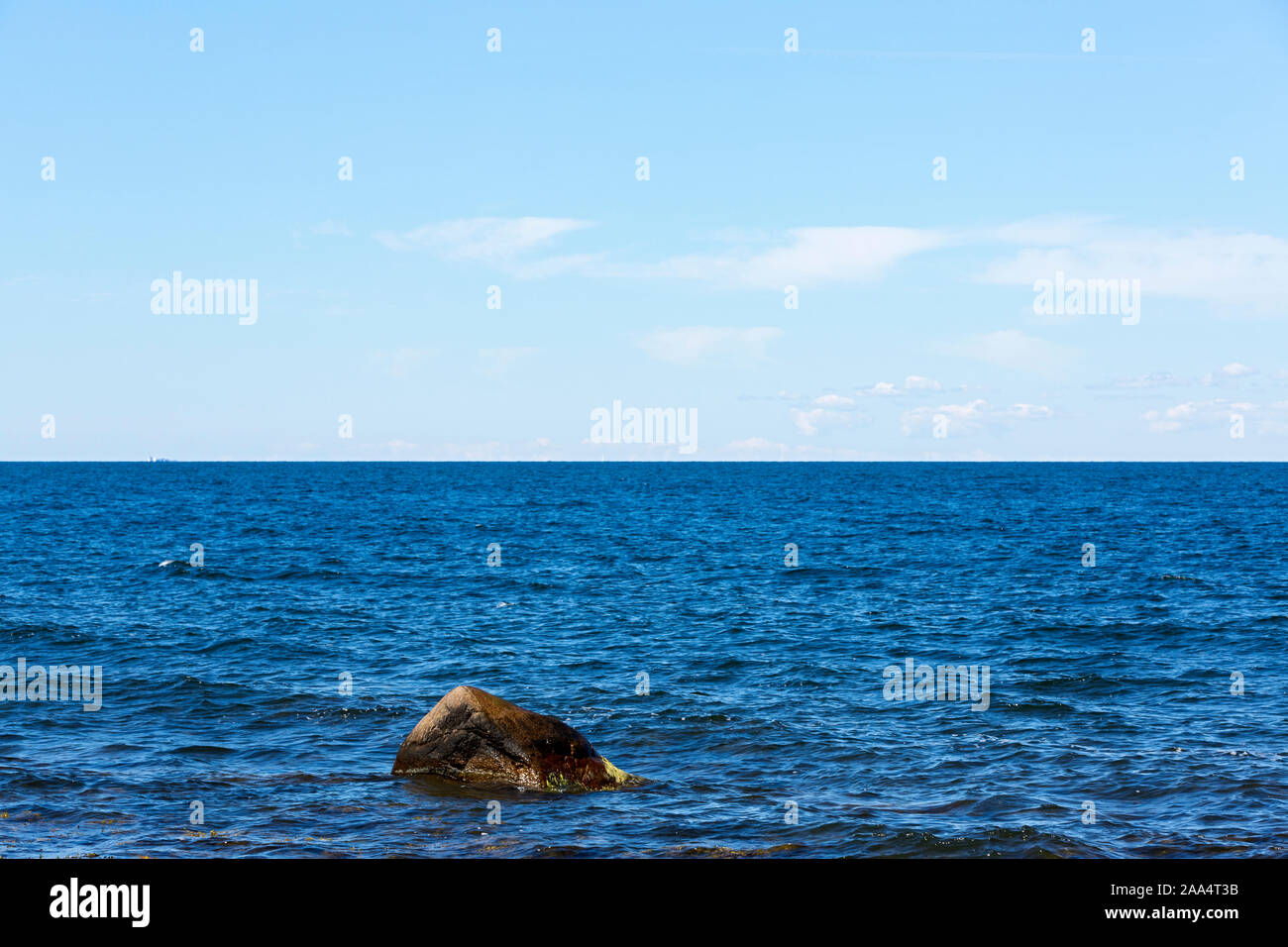Bornholm; Vang; Strand, Felsen, Meer, Himmel, Horizont Stock Photo - Alamy