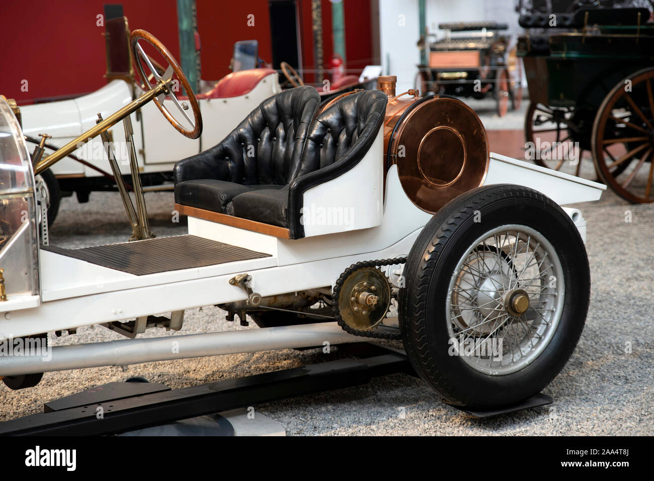 Front of an old vintage car Stock Photo - Alamy