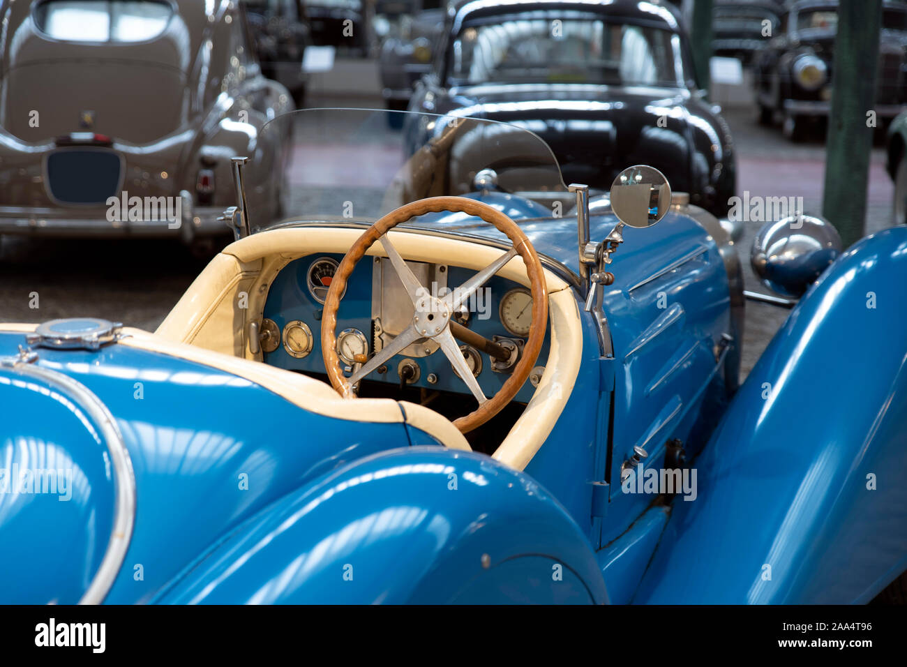 Front of an old vintage car Stock Photo - Alamy