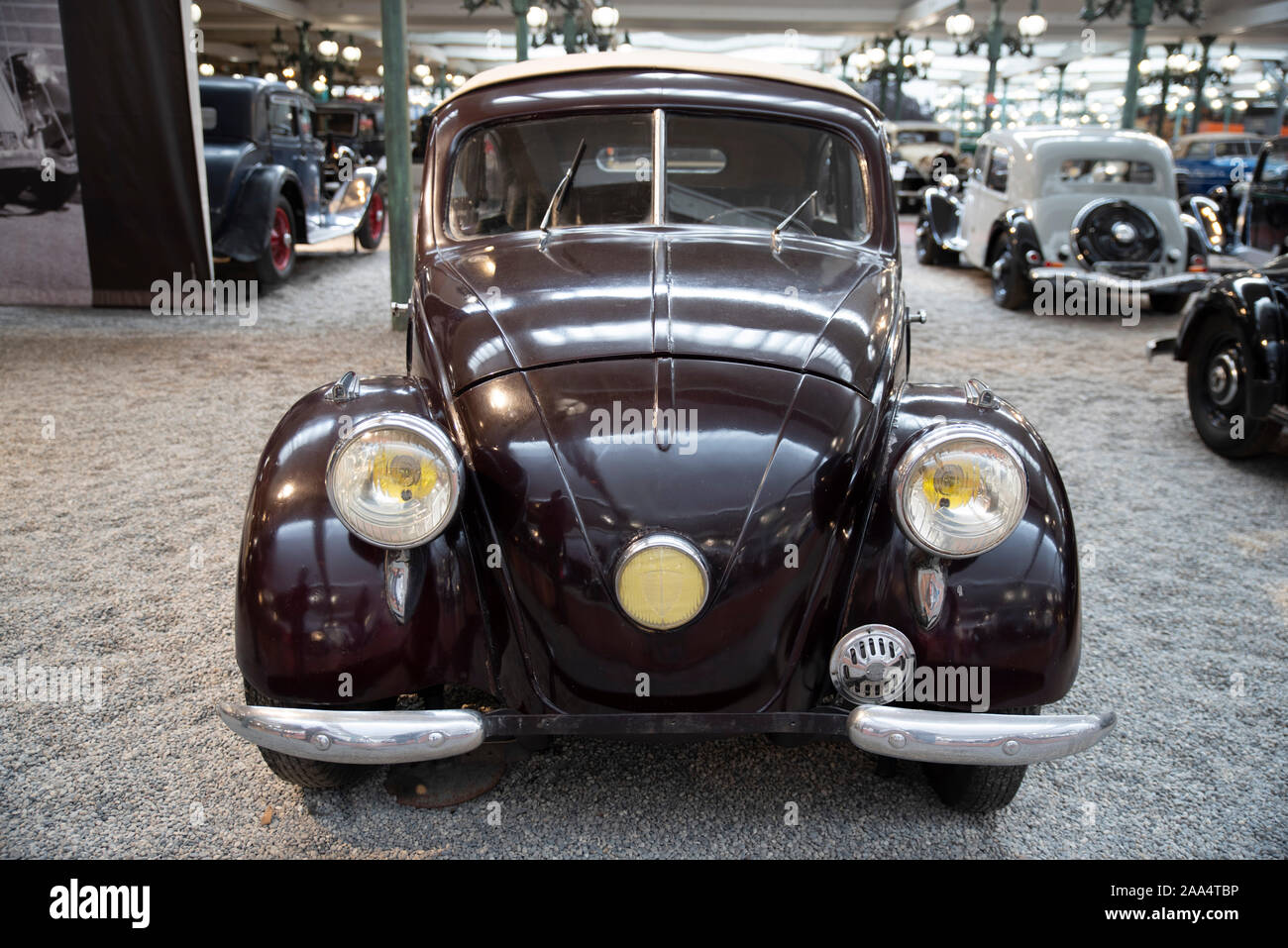 Front of an old vintage car Stock Photo - Alamy
