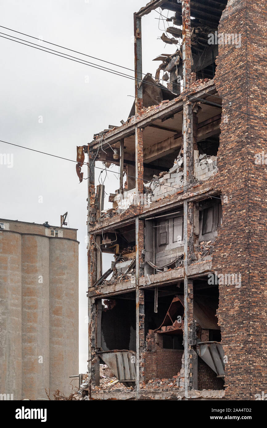 Demolition environment hi-res stock photography and images - Alamy