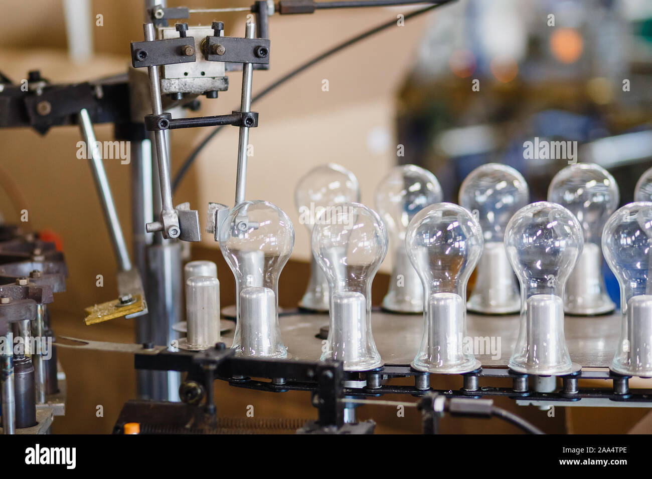 Automated workshop conveyor for production of glass lamps bulbs factory ...