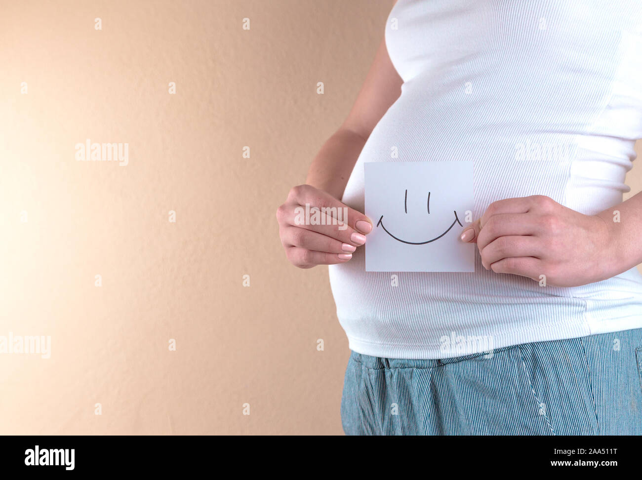 Smiley face drawing woman hi-res stock photography and images - Alamy