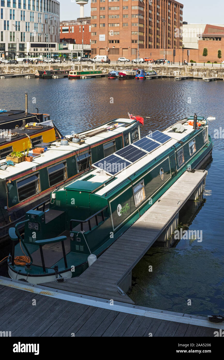 Solar barge hi-res stock photography and images - Alamy
