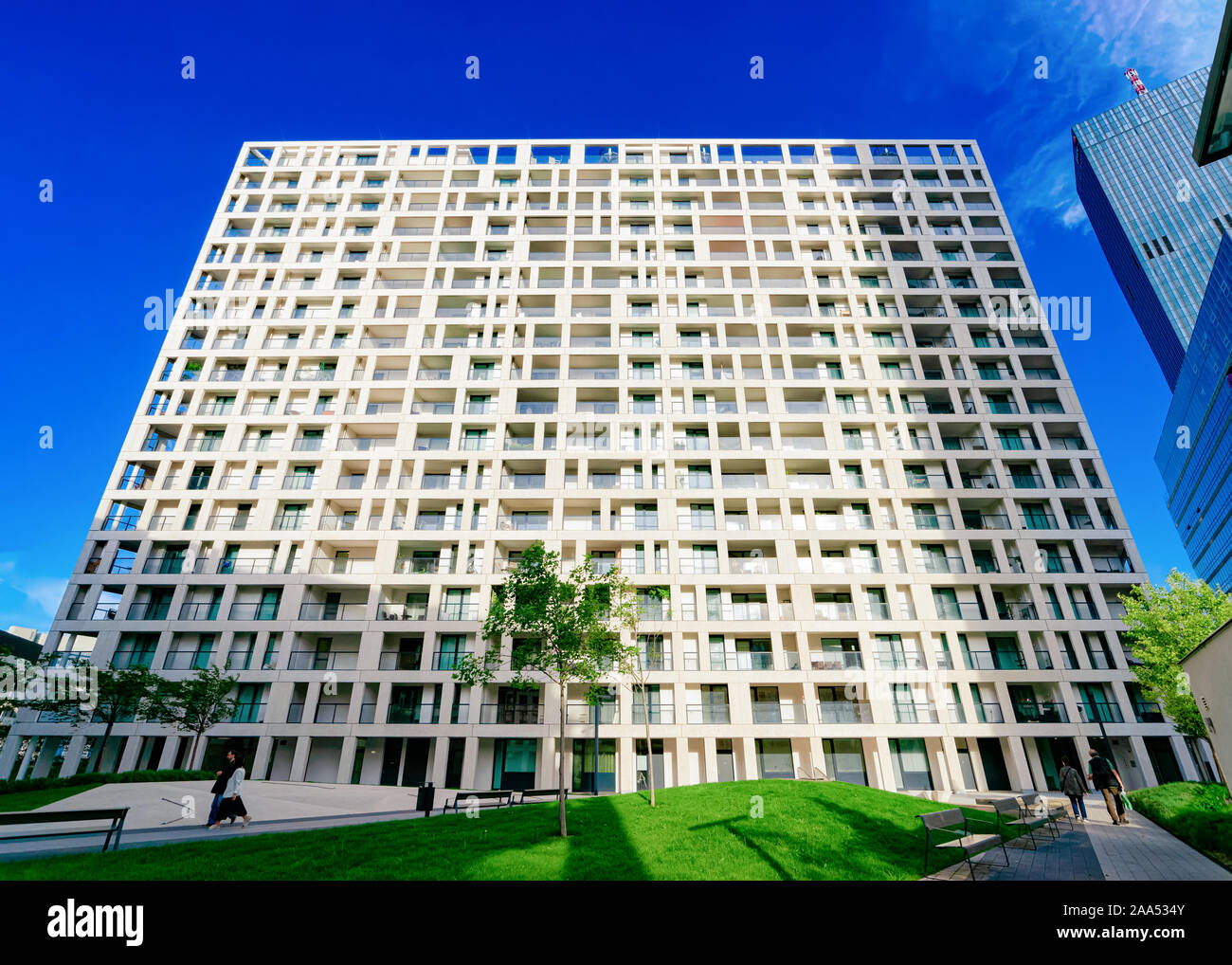 Pwc pricewaterhousecoopers blue glass hi-res stock photography and ...