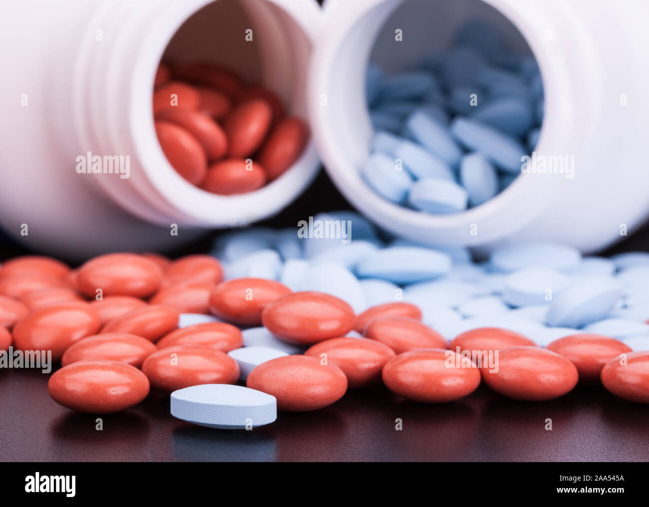 White caplet hi-res stock photography and images - Alamy