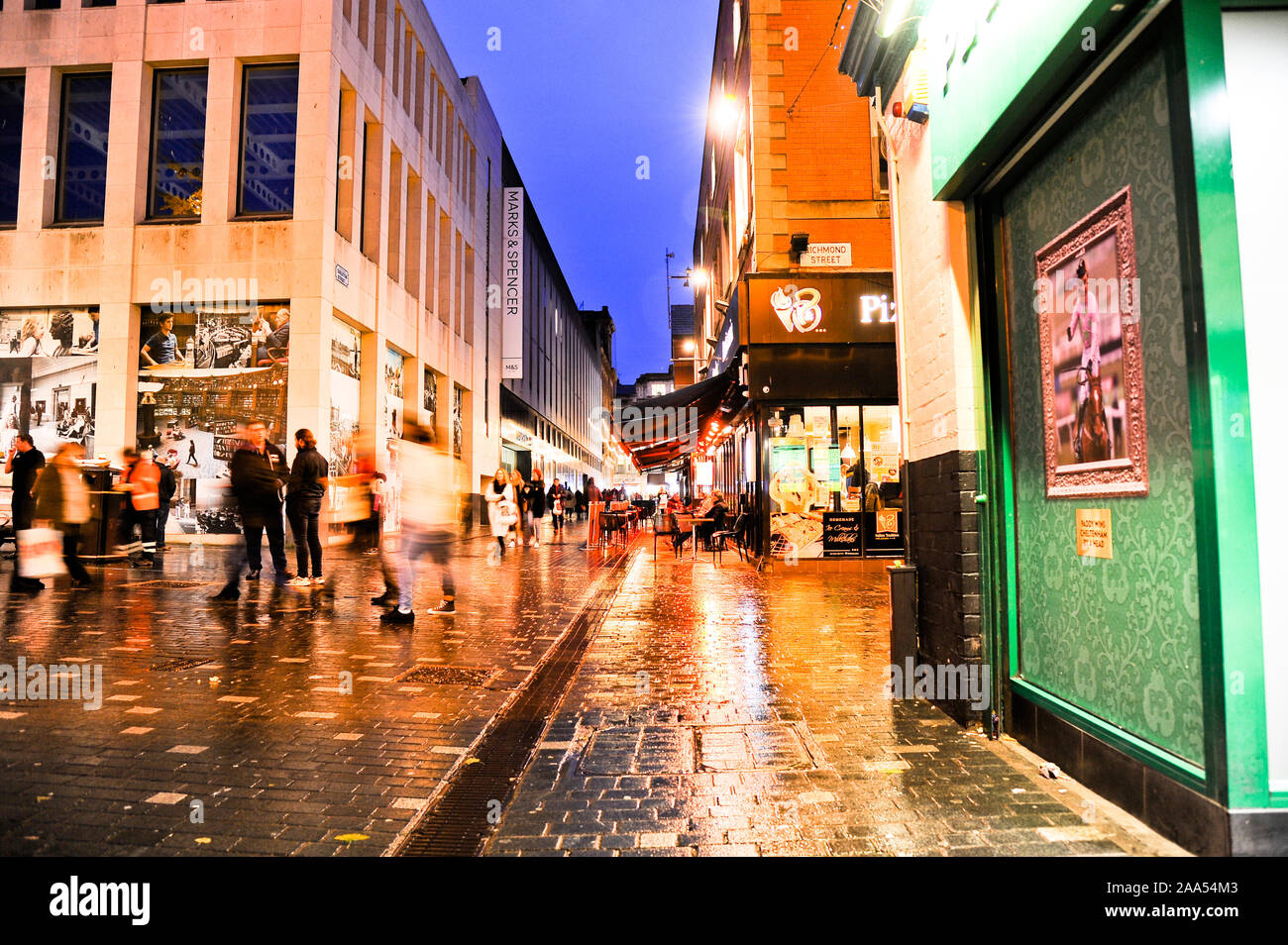 Liverpool at night Stock Photo - Alamy