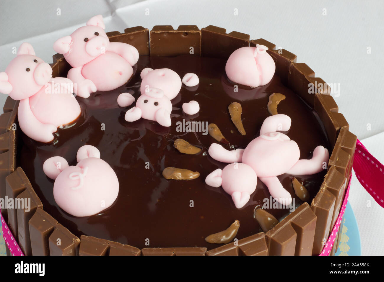 Chocolate bath hi-res stock photography and images - Alamy