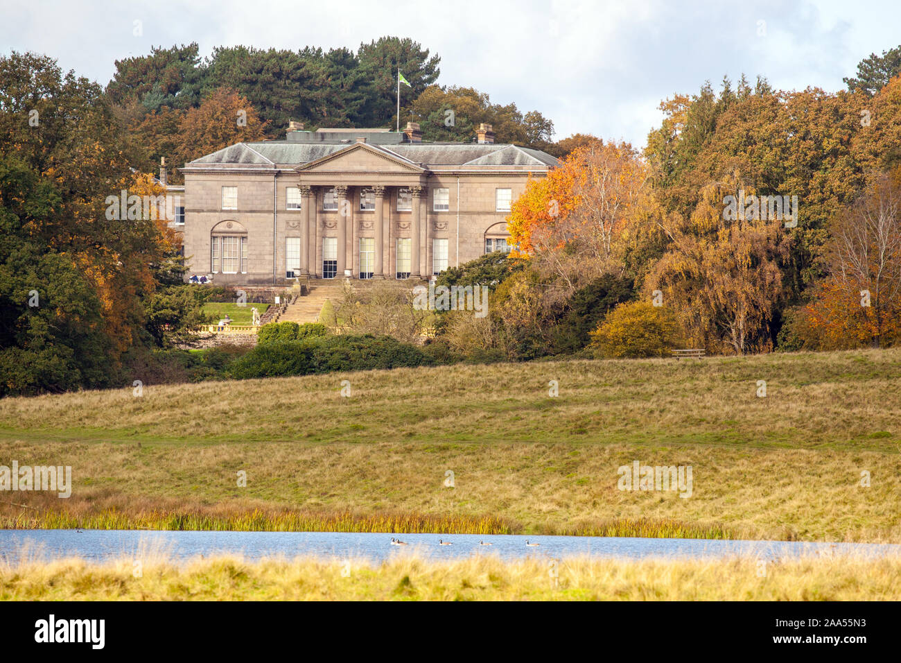 National trust stately home hi-res stock photography and images - Alamy
