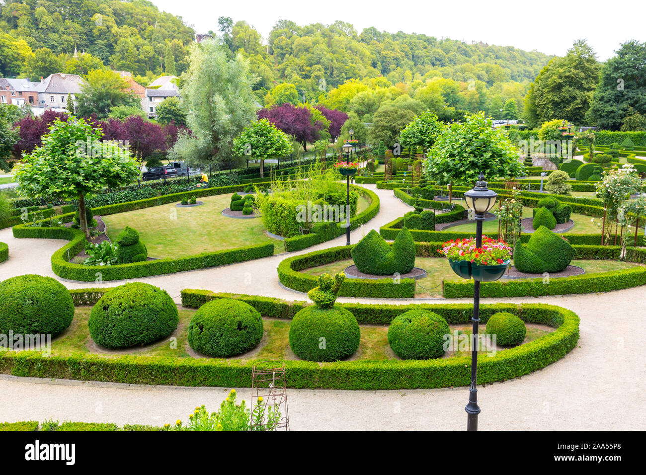 Different shape bushes hi-res stock photography and images - Alamy