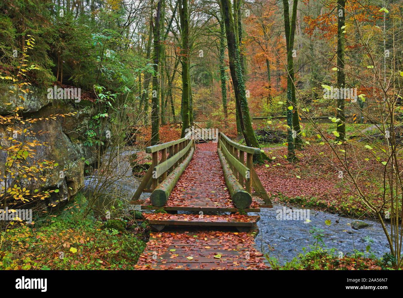 Red bridge luxembourg hi-res stock photography and images - Alamy