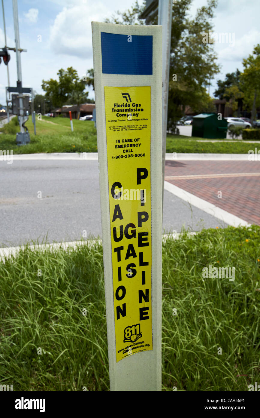 Gas pipeline warning sign hi-res stock photography and images - Alamy