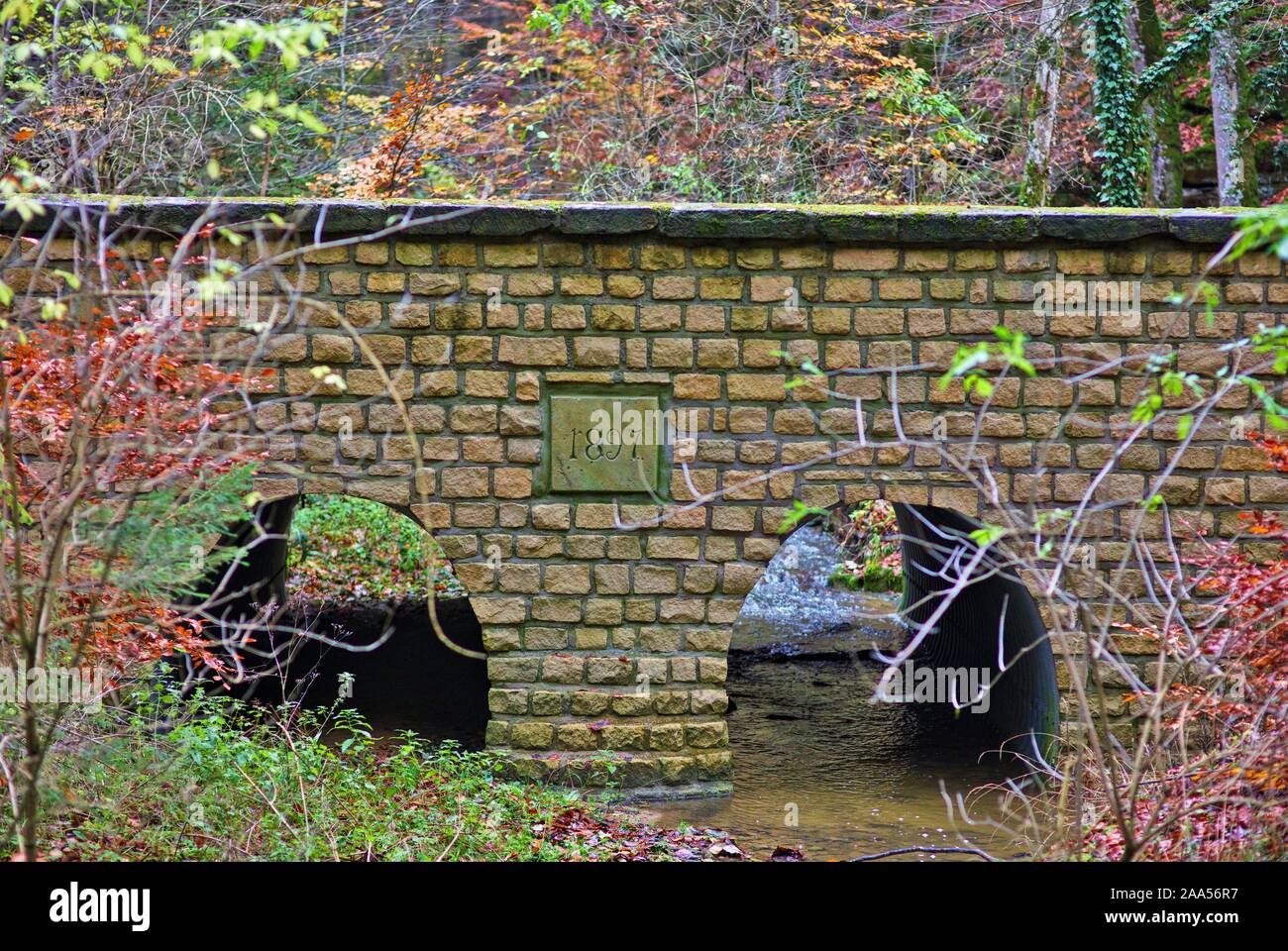 Red bridge luxembourg hi-res stock photography and images - Alamy