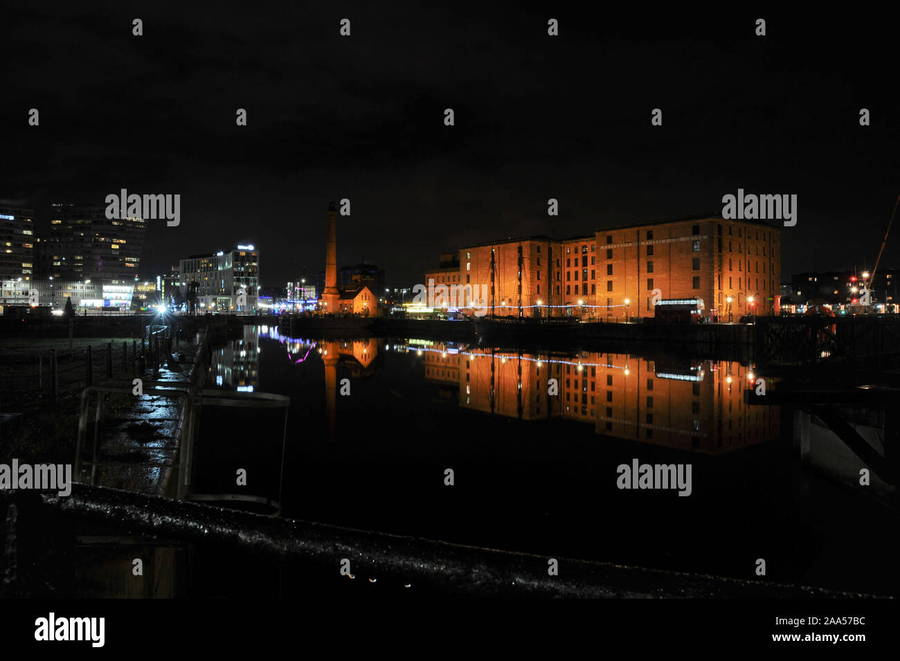 Liverpool at night Stock Photo - Alamy