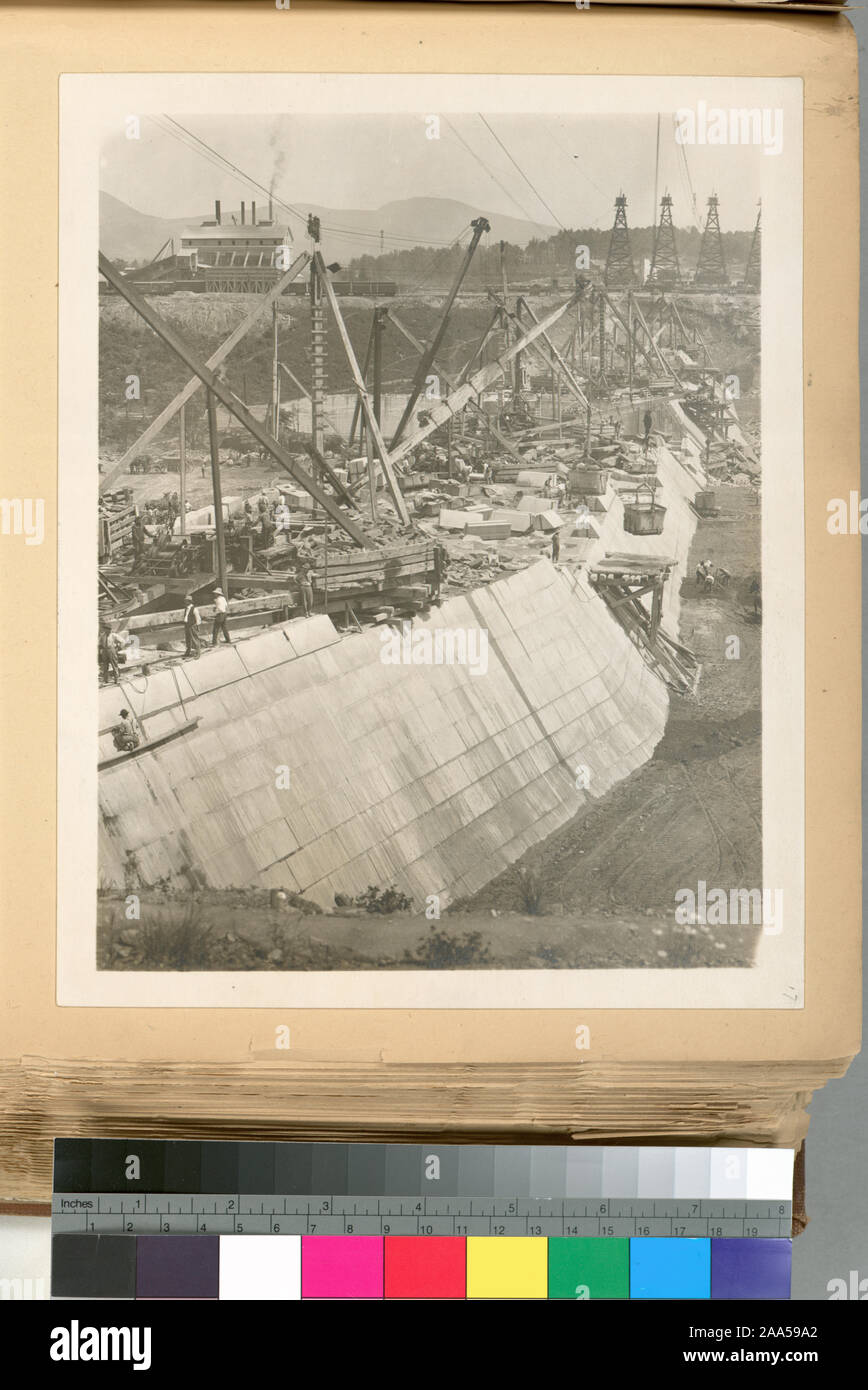 Olive bridge dam hi-res stock photography and images - Alamy