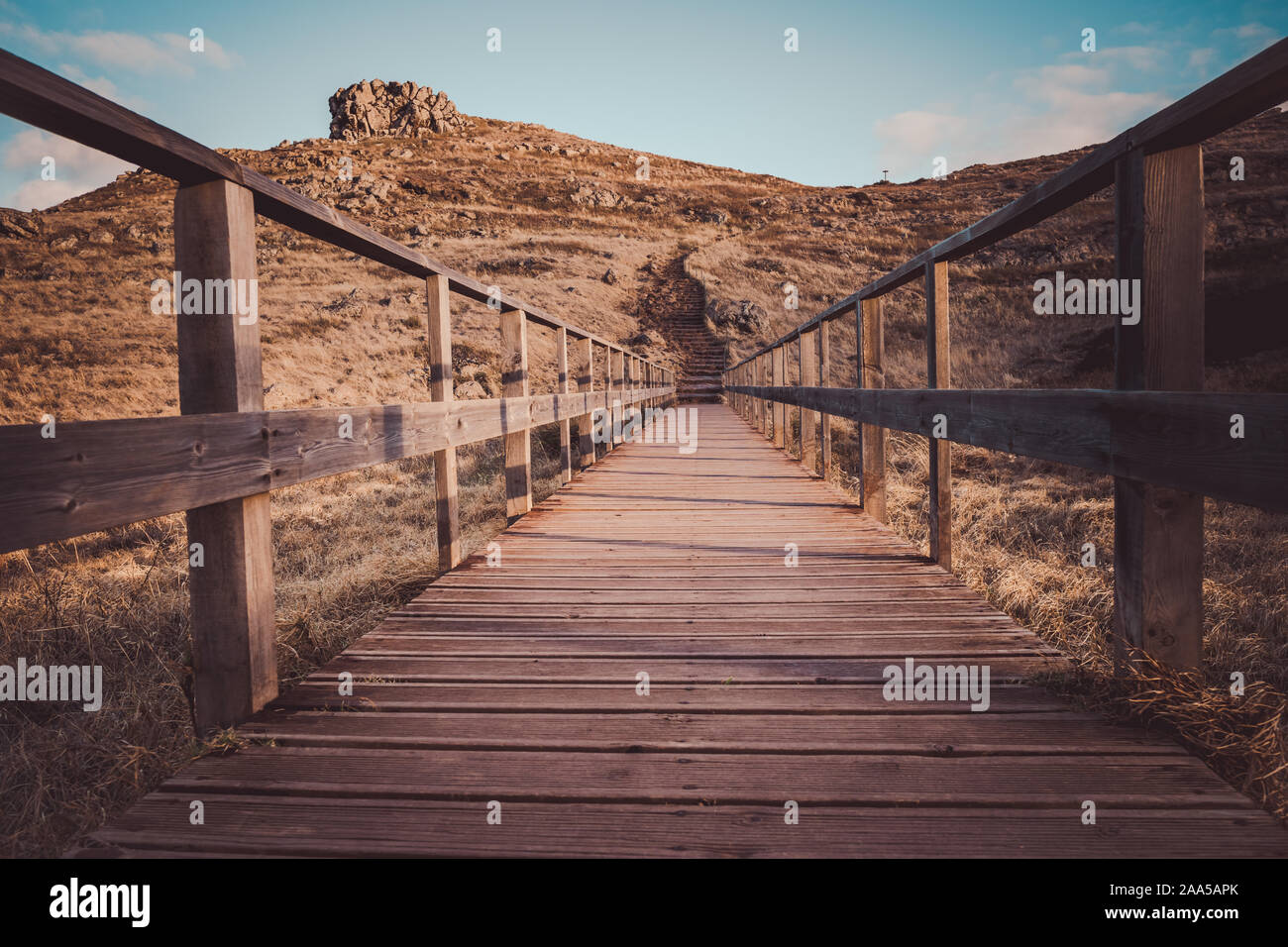 Timber boardwalk pathway hi-res stock photography and images - Alamy