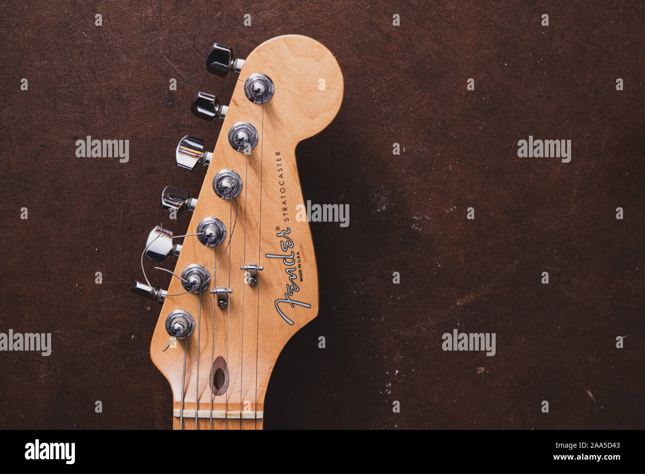 Old fender stratocaster hi-res stock photography and images - Alamy