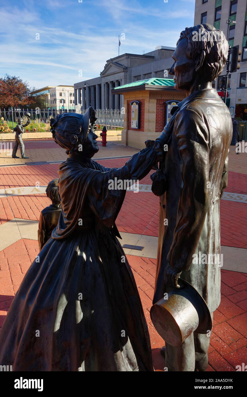 Lincoln statue in front of Abraham Lincoln's law office in Springfield ...