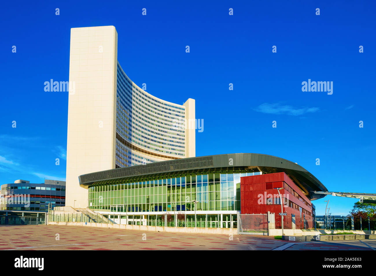 United nations business center hi-res stock photography and images - Alamy