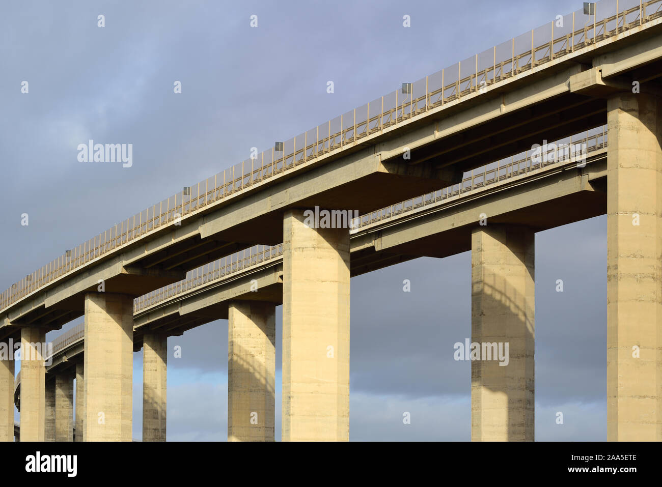 Concrete highway hi-res stock photography and images - Alamy