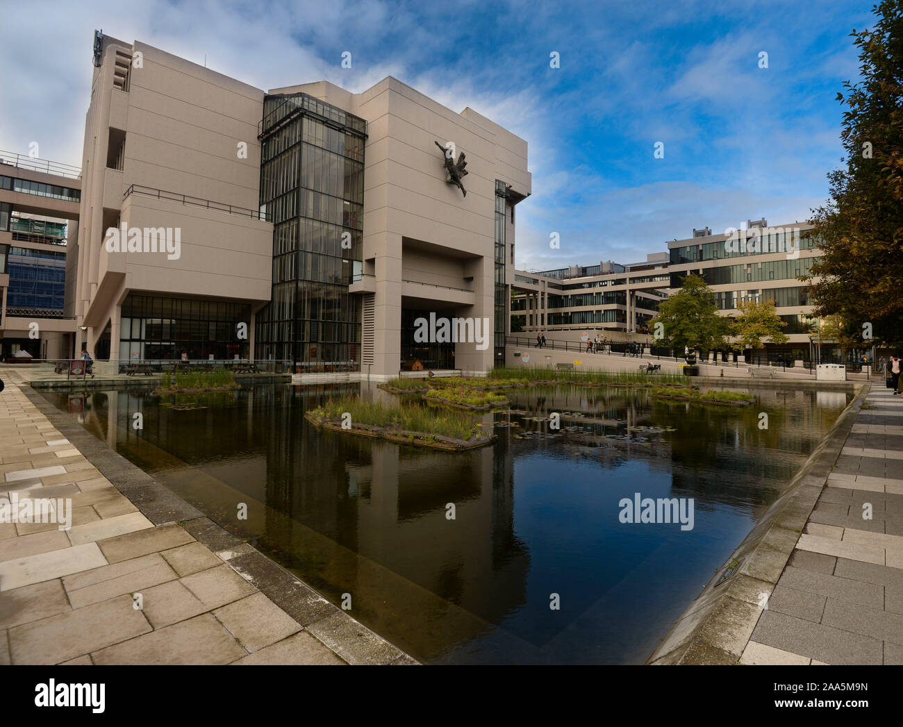 Roger Stevens Building in the campus of the University of Leeds, Leeds ...