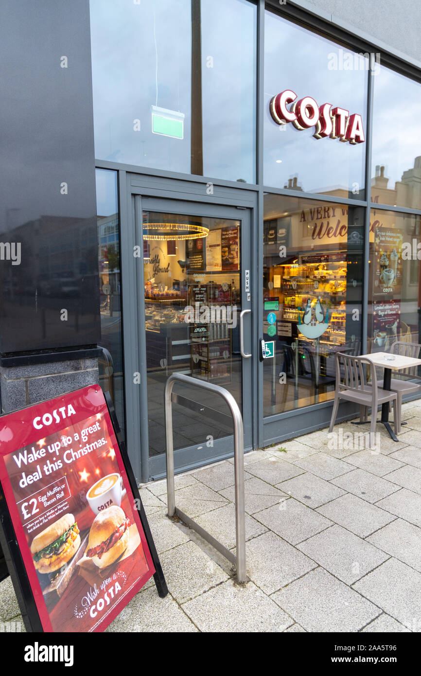 Costa coffee shopfront hi-res stock photography and images - Alamy