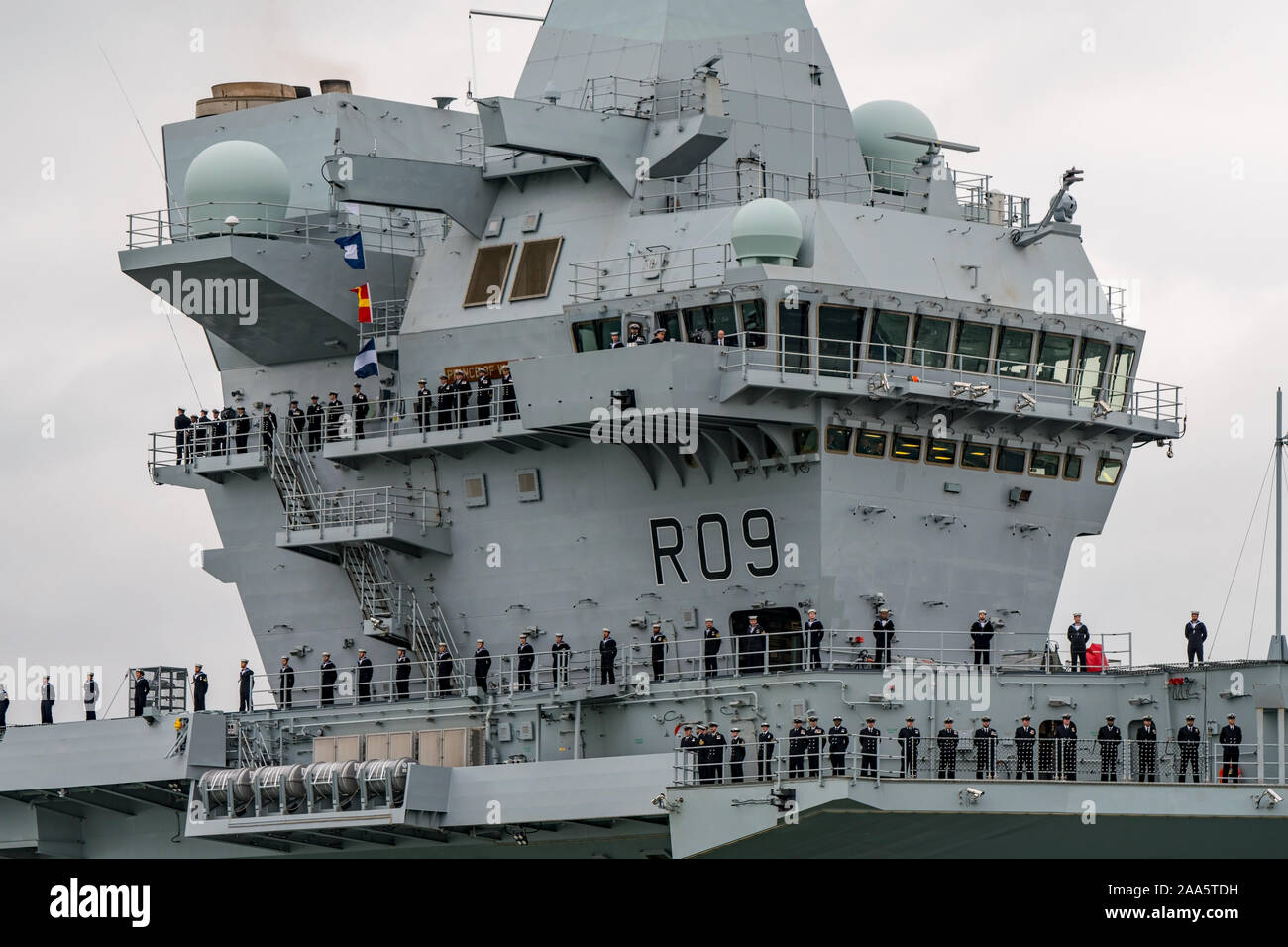 The Royal Navy aircraft carrier HMS Prince of Wales (R09) made it's ...