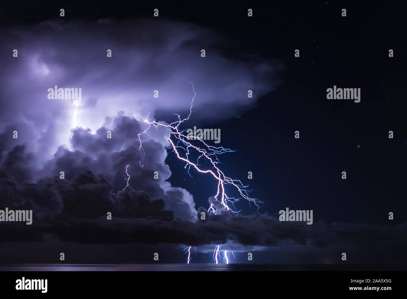 Stormy thunder hi-res stock photography and images - Alamy