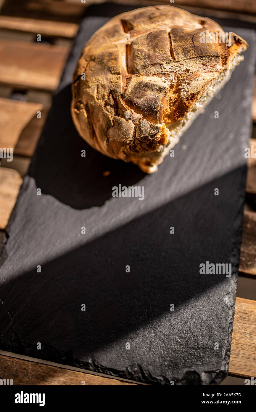 Eat crumbs hi-res stock photography and images - Alamy