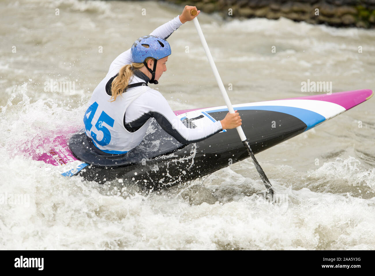 Whitewater canoe kayak slalom race hi-res stock photography and images ...