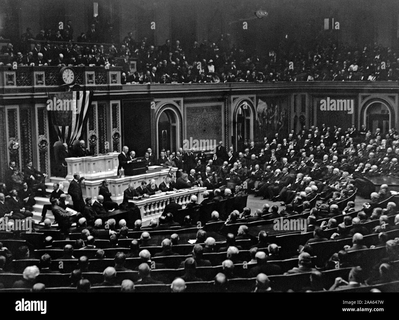 President Woodrow Wilson speaking before Congress ca. 1913-1918 Stock ...