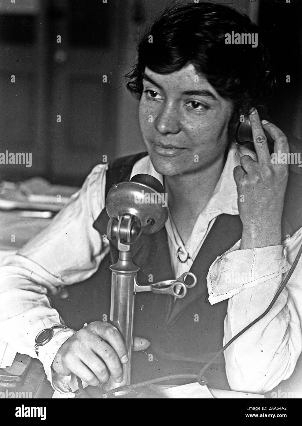 1900s woman hi-res stock photography and images - Alamy